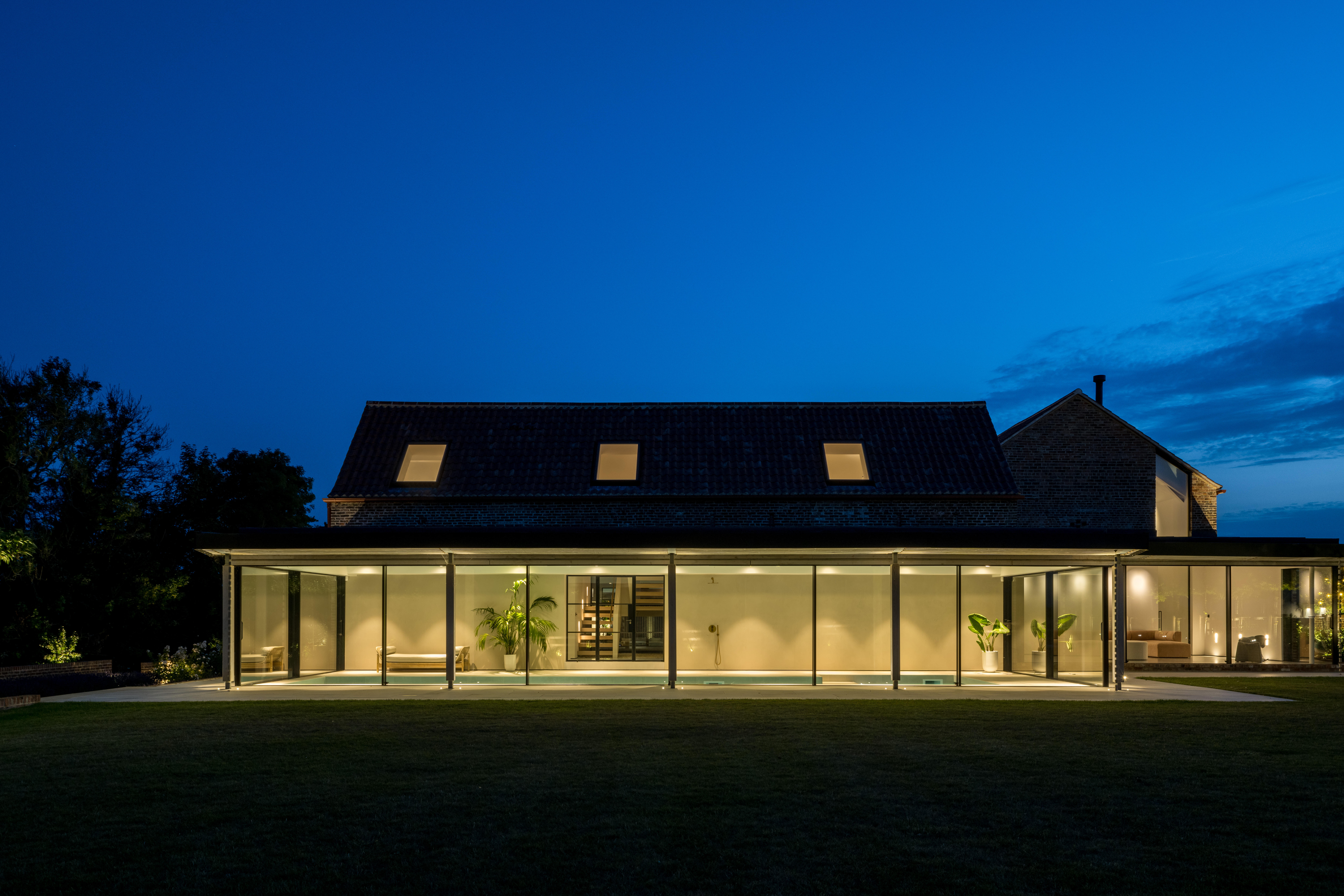 20220718-ASHBROOK_DUSK-34-Edit_HI_RES.jpg